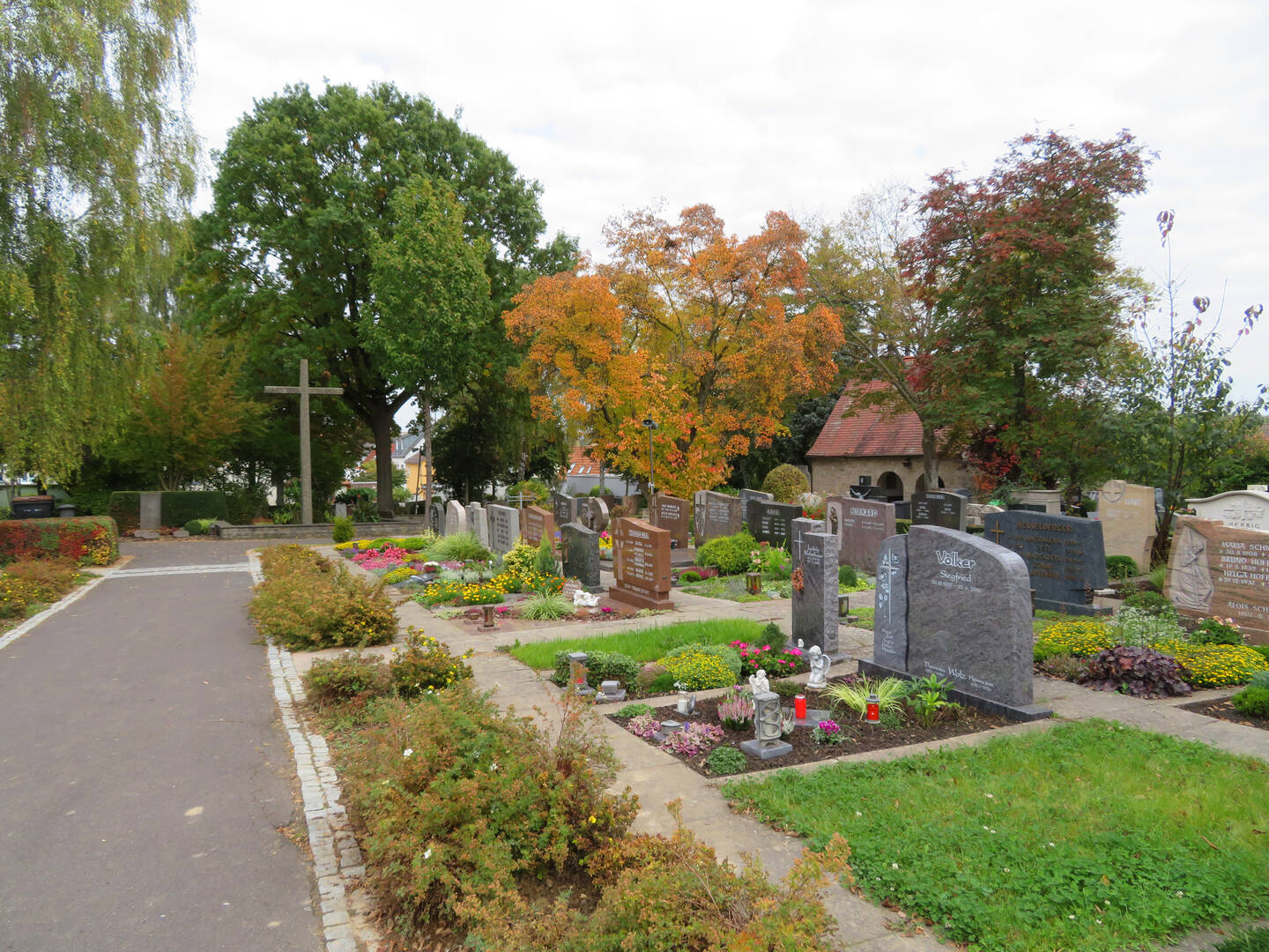 Friedhof - Öffentliche Einrichtungen - Leben & Wohnen - Estenfeld